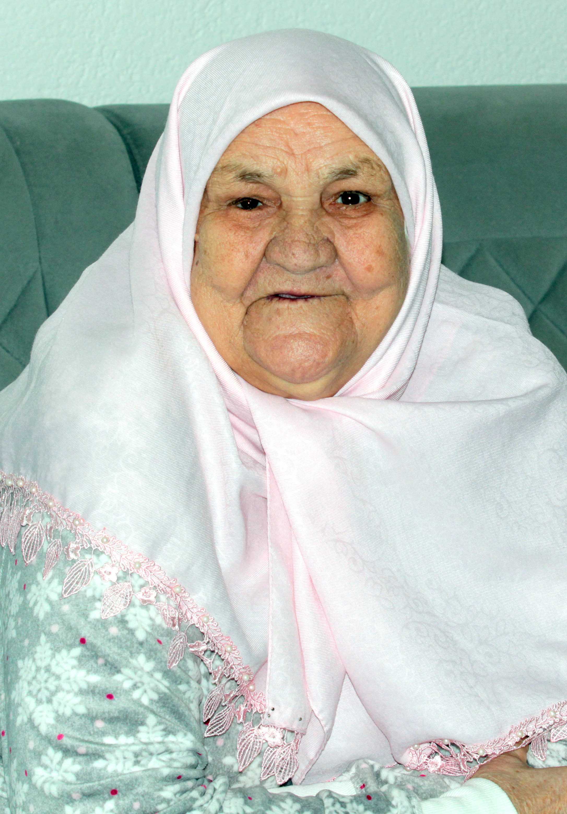 Nana Fata Orlović dobila sva odobrenja za put na hadž - BH Reporter